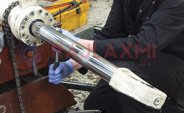 Repairing of Hydraulic Cylinder - Rajlaxmi Hydraulics Engineering Pvt. Ltd.
